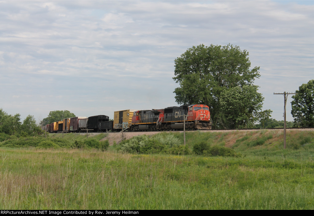 CN 5628 & 2521 (2)